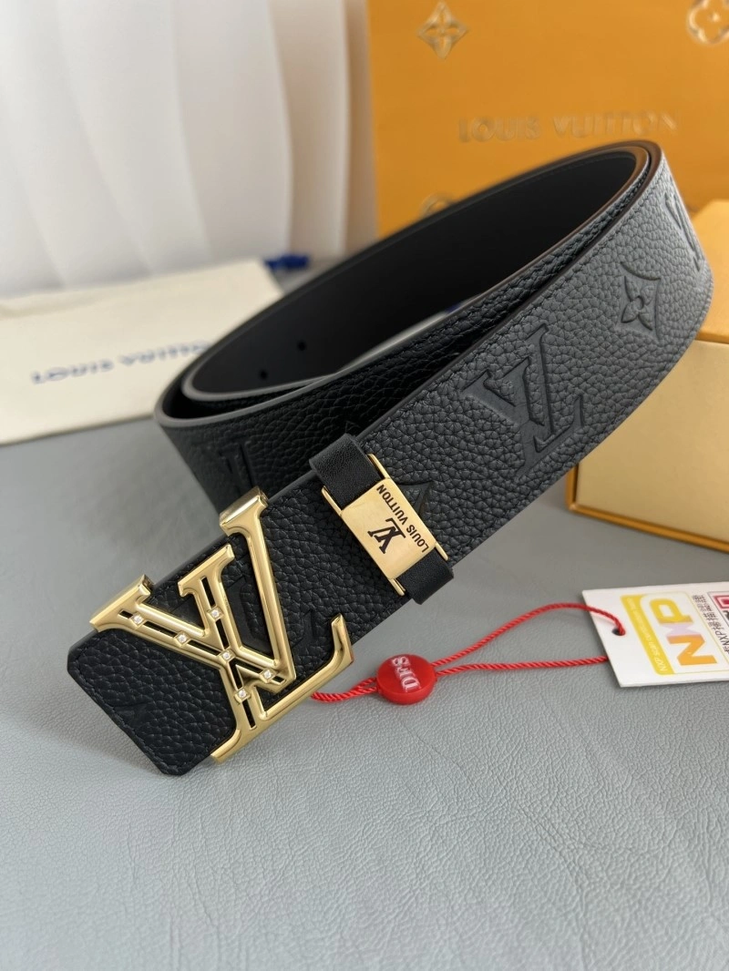 Top mirror Louis Vuitton Belts