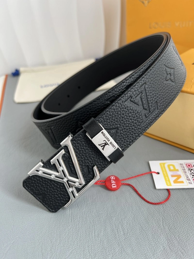 Top mirror Louis Vuitton Belts