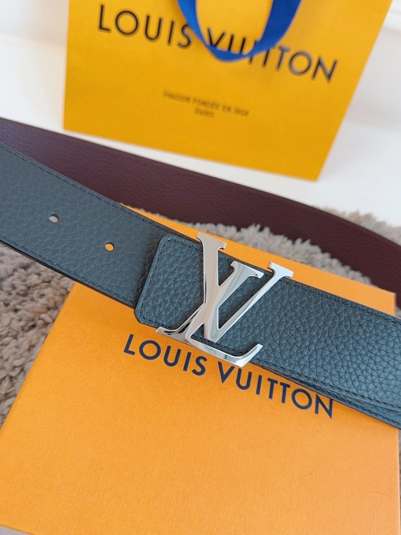 Accurate model Louis Vuitton Belts