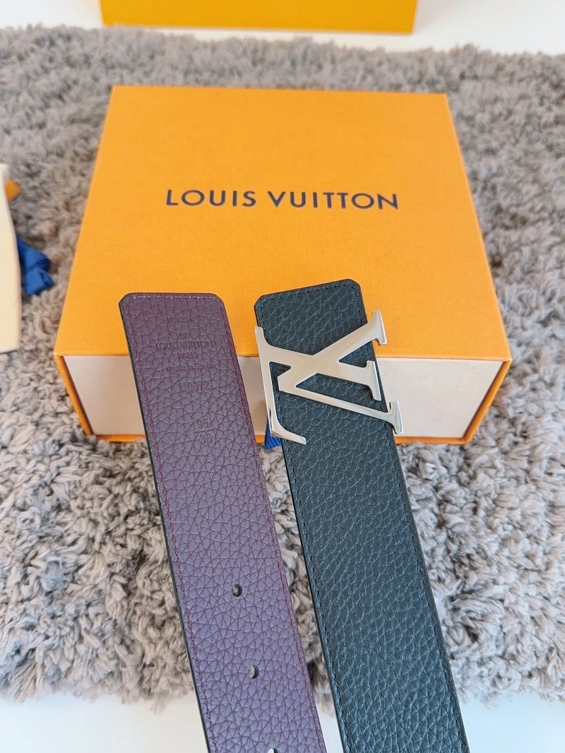 Accurate model Louis Vuitton Belts