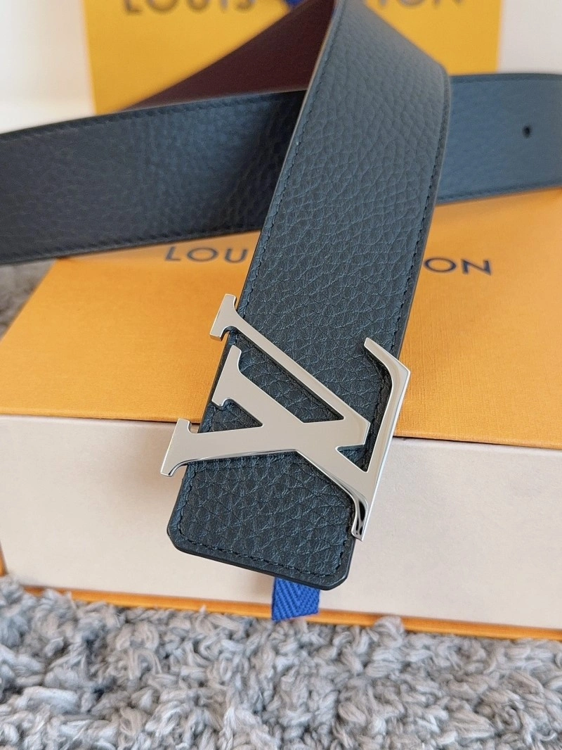 Accurate model Louis Vuitton Belts