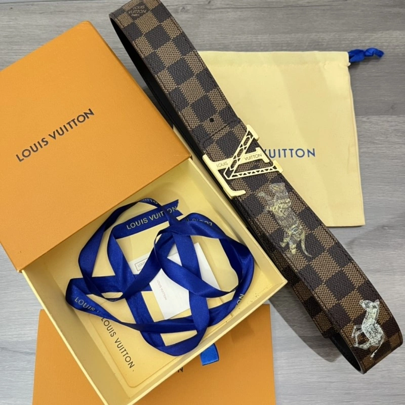 Accurate model Louis Vuitton Belts