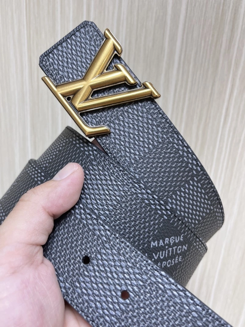 Low-cost Louis Vuitton Belts
