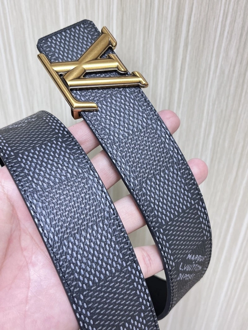 Low-cost Louis Vuitton Belts