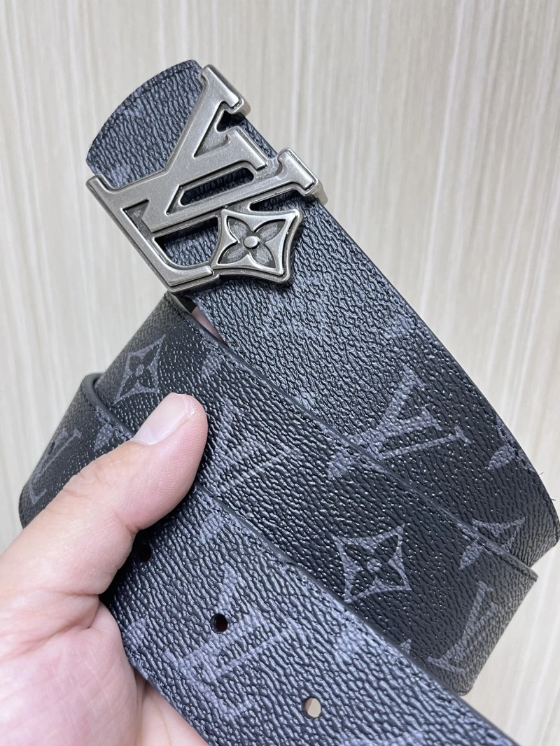 Top mirror Louis Vuitton Belts