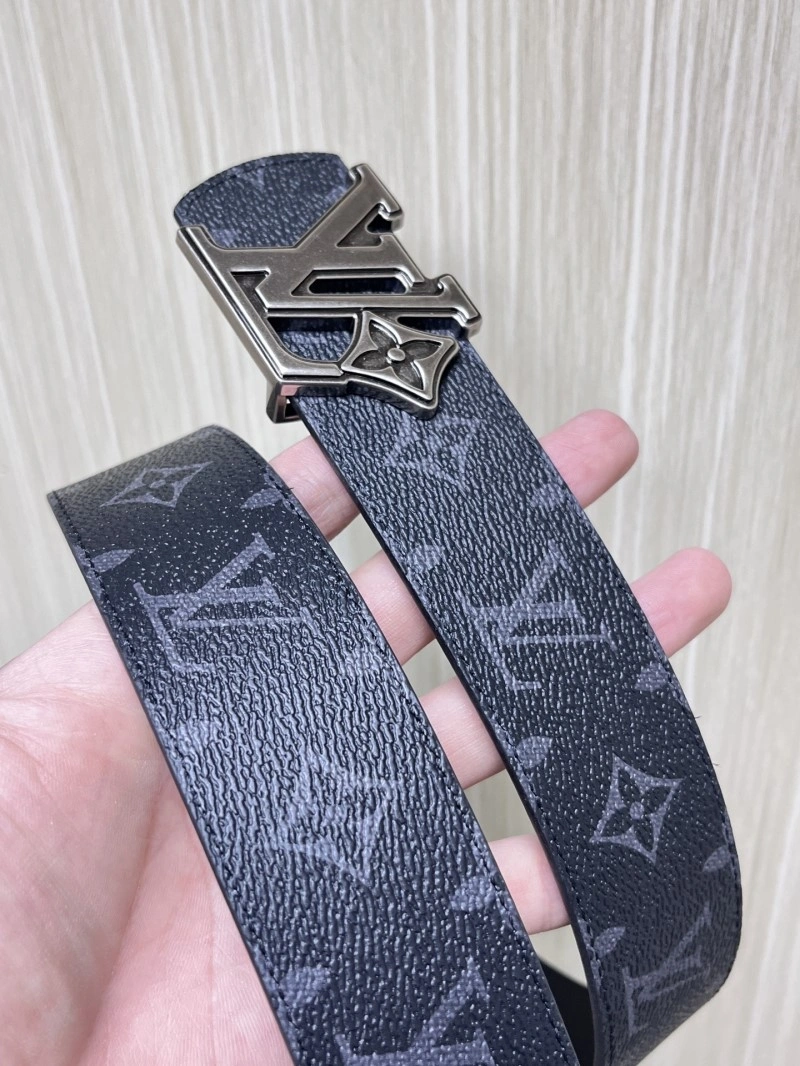 Top mirror Louis Vuitton Belts