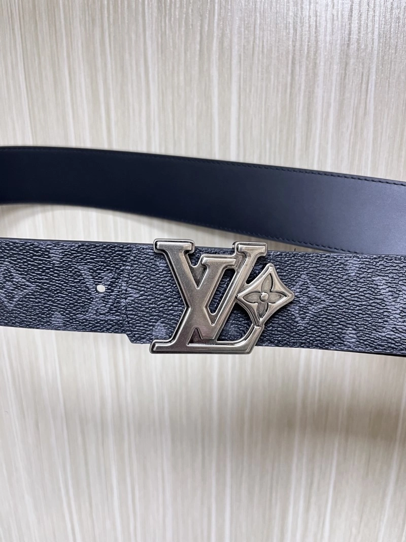 Top mirror Louis Vuitton Belts