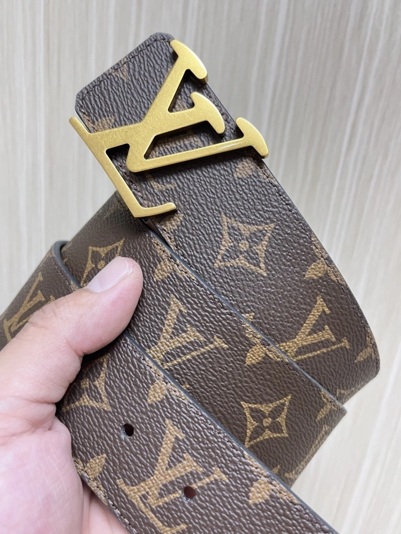 Top mirror Louis Vuitton Belts