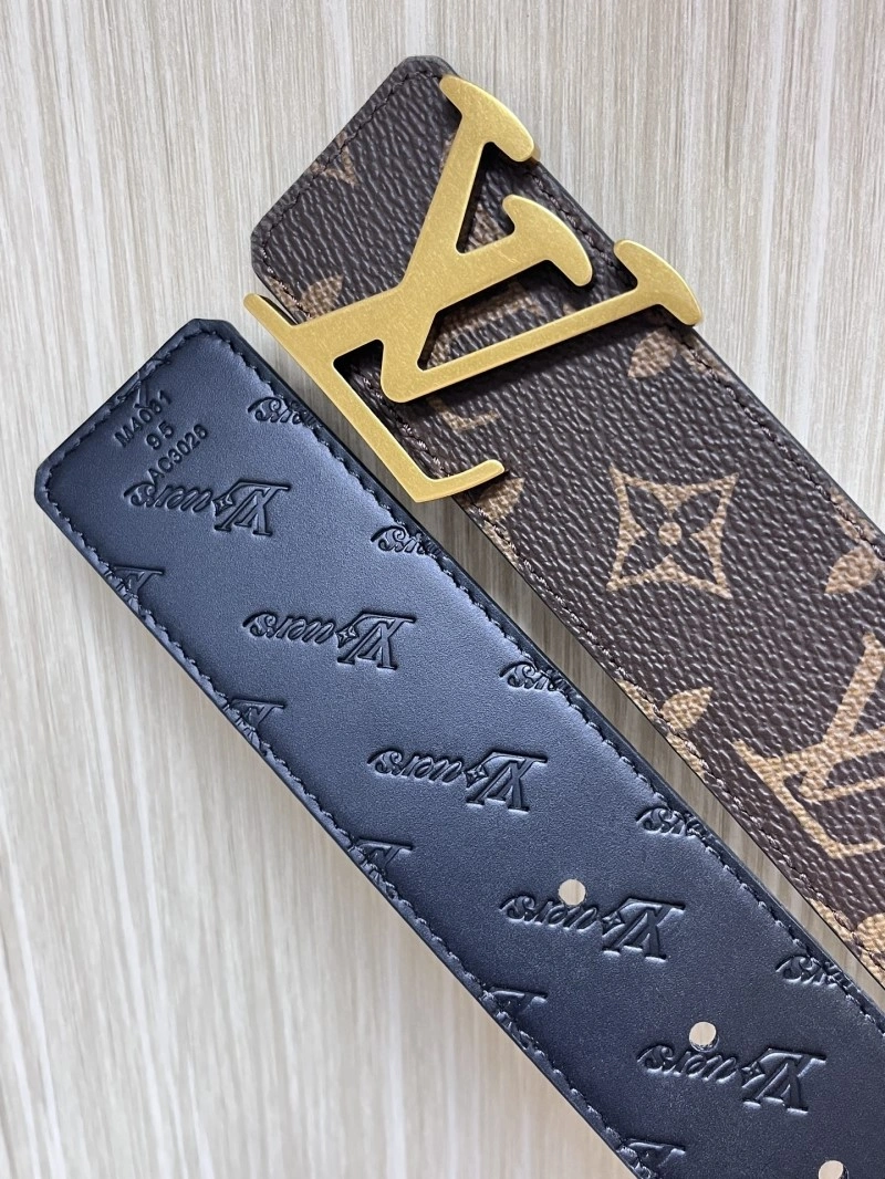 Top mirror Louis Vuitton Belts