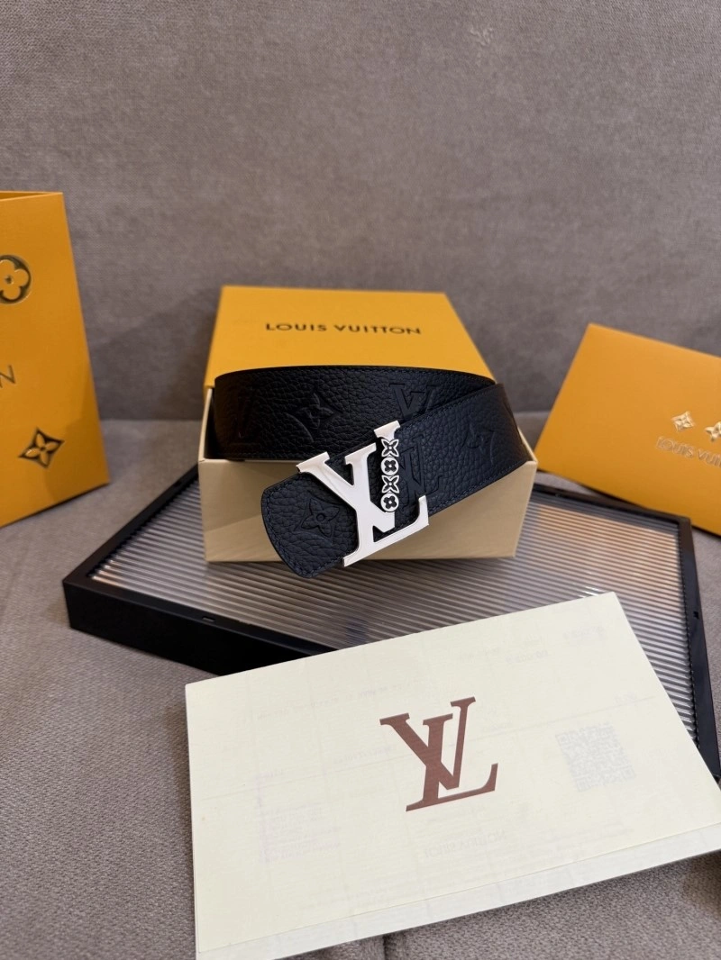 Accurate model Louis Vuitton Belts