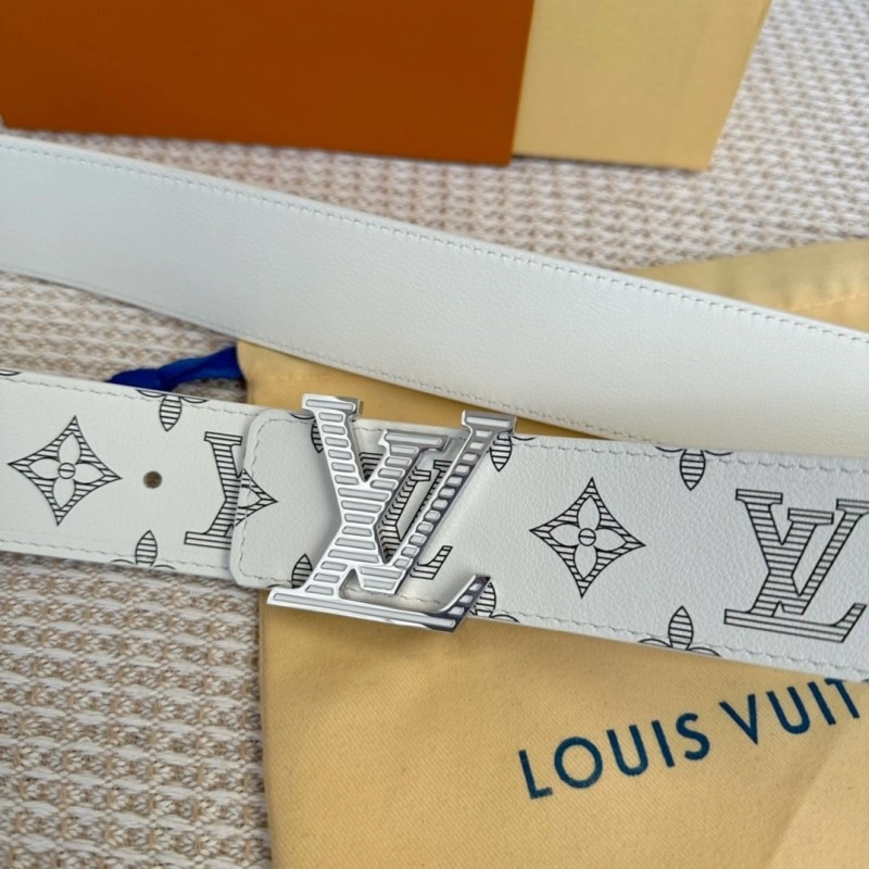 Top mirror Louis Vuitton Belts