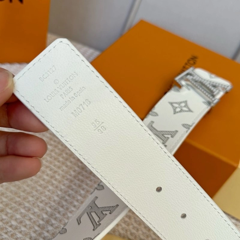Top mirror Louis Vuitton Belts