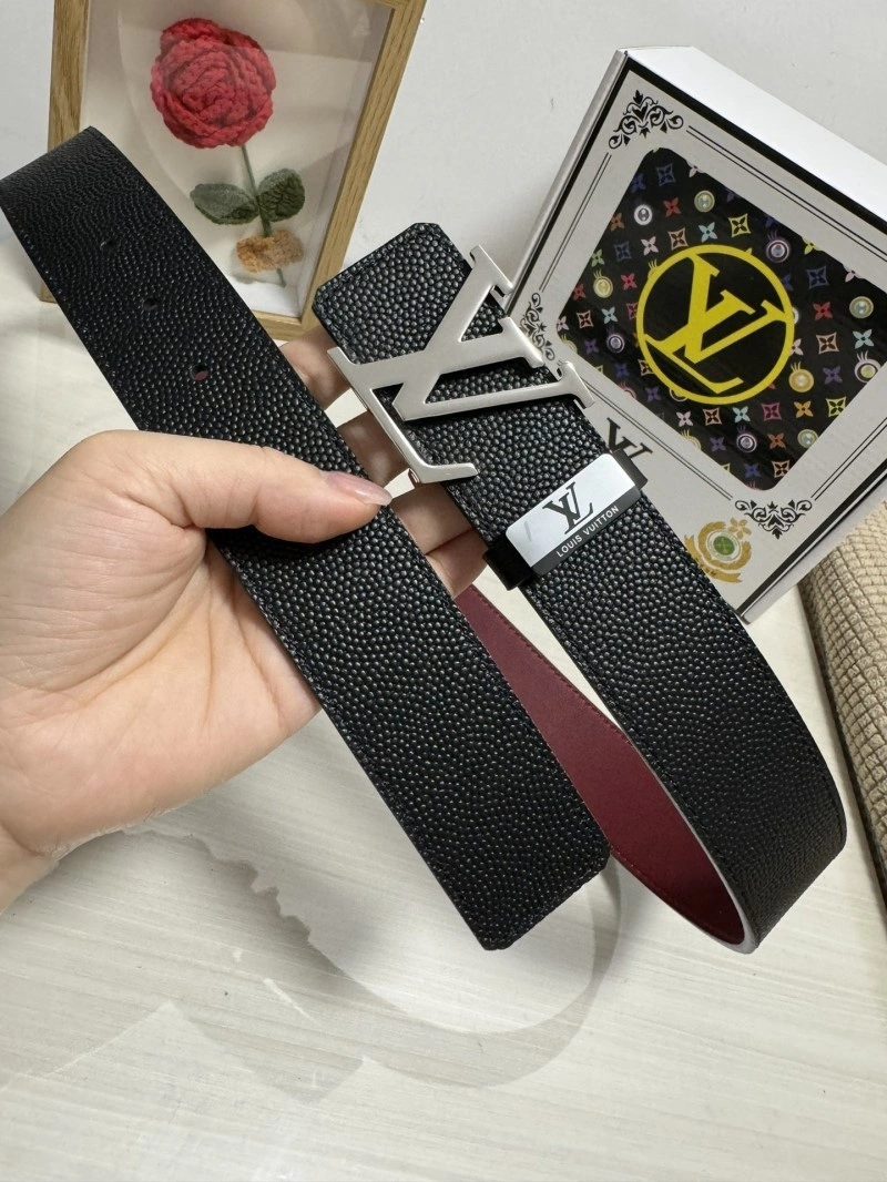 Accurate model Louis Vuitton Belts