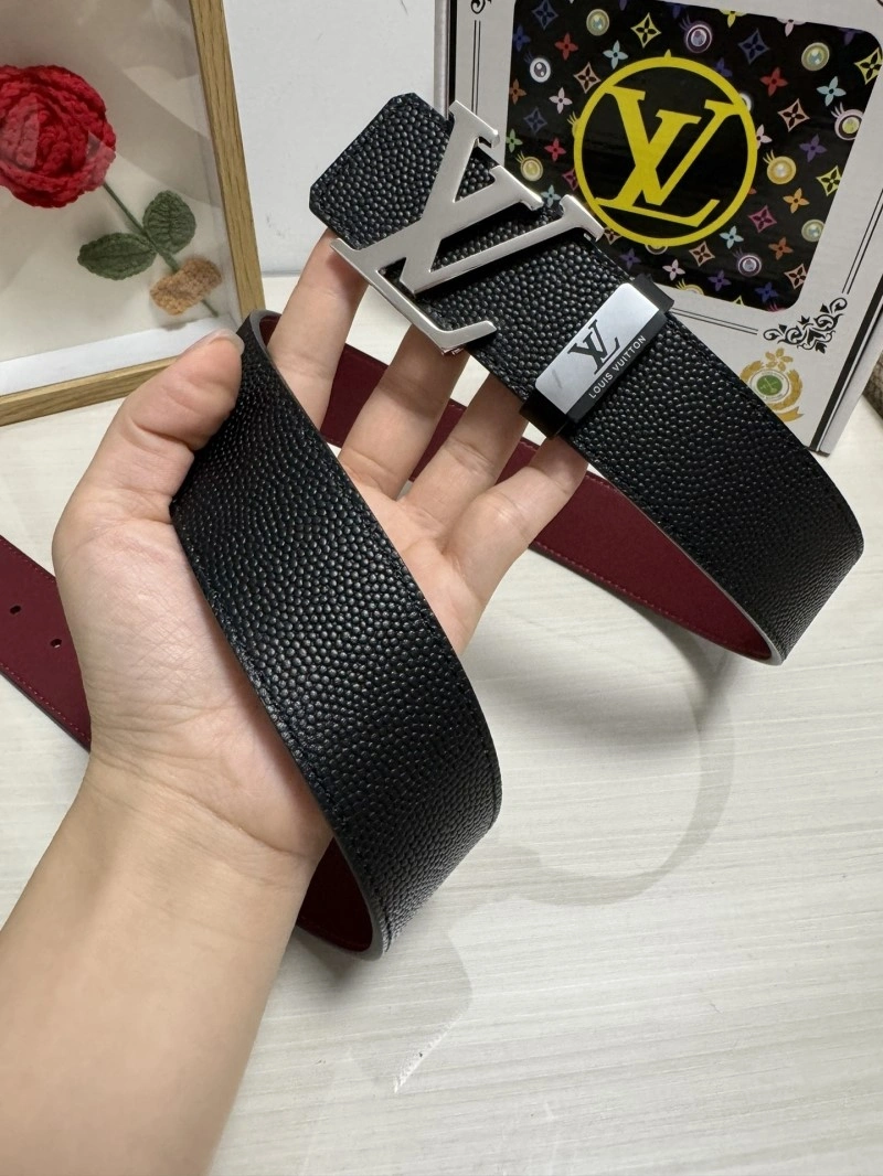 Accurate model Louis Vuitton Belts