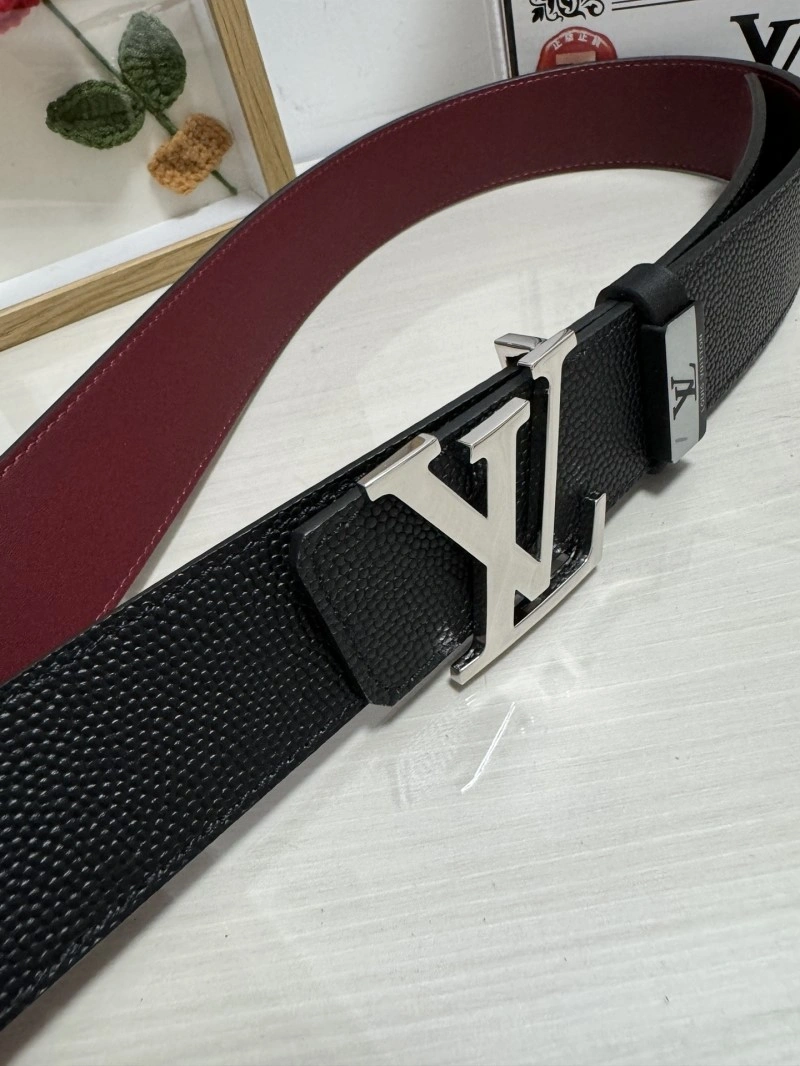 Accurate model Louis Vuitton Belts