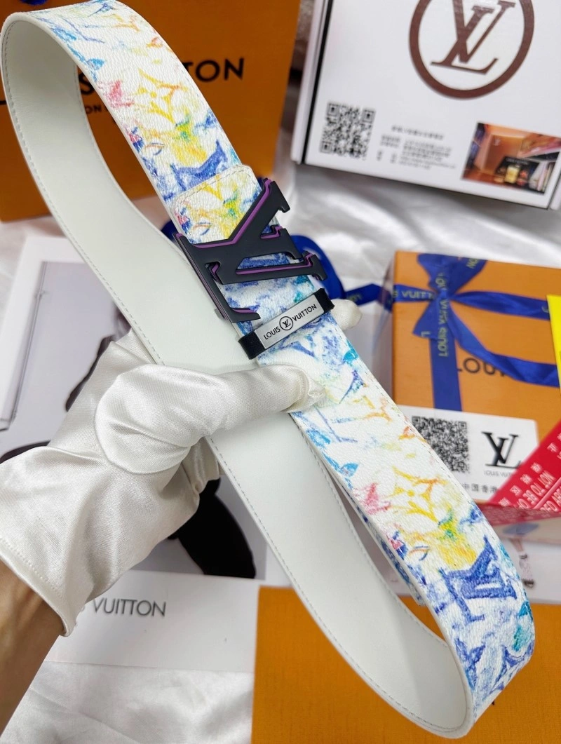 Accurate model Louis Vuitton Belts