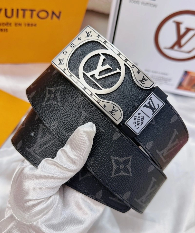Top mirror Louis Vuitton Belts