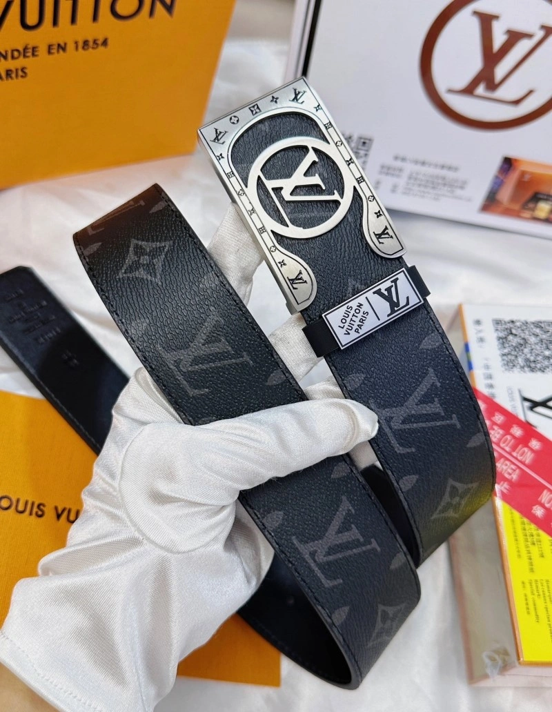 Top mirror Louis Vuitton Belts