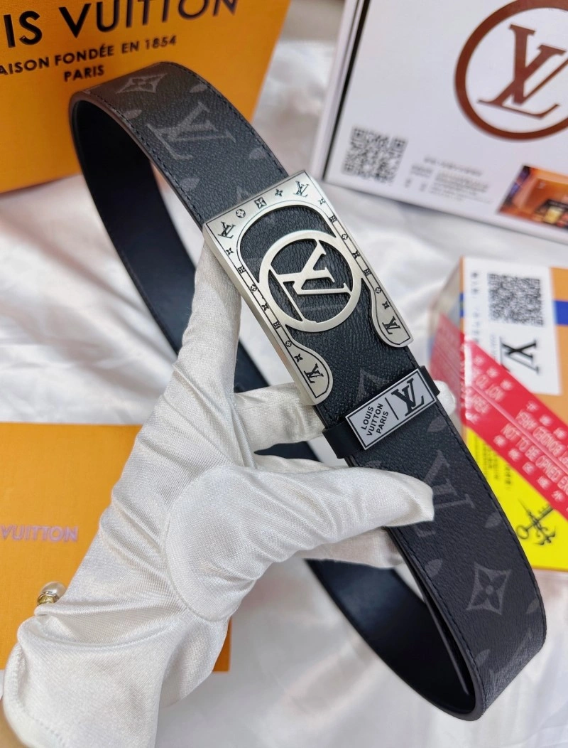 Top mirror Louis Vuitton Belts