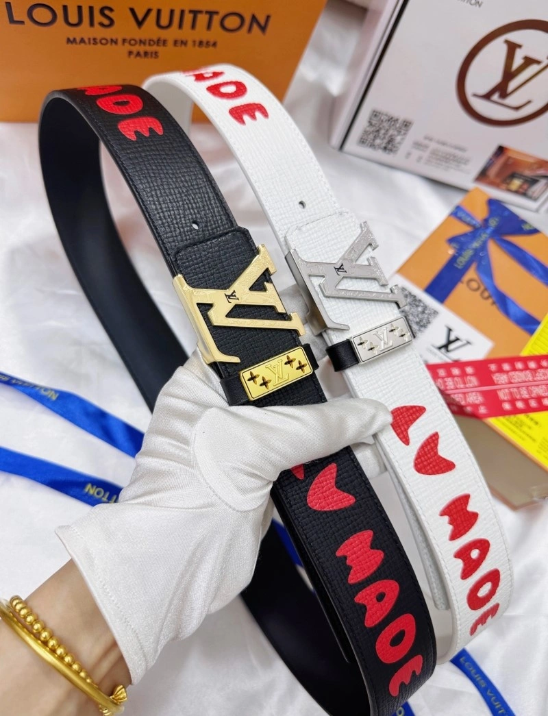Top mirror Louis Vuitton Belts