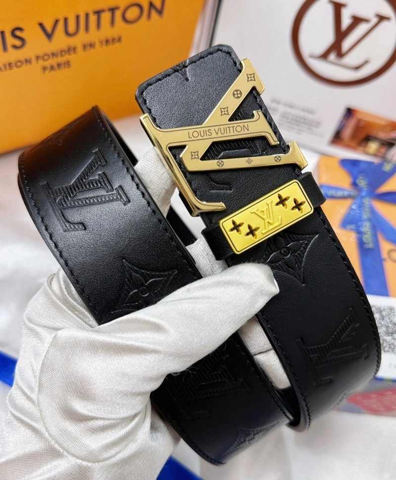Top mirror Louis Vuitton Belts