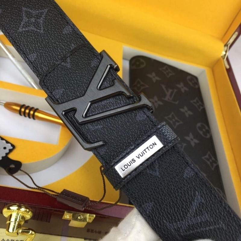 Accurate model Louis Vuitton Belts