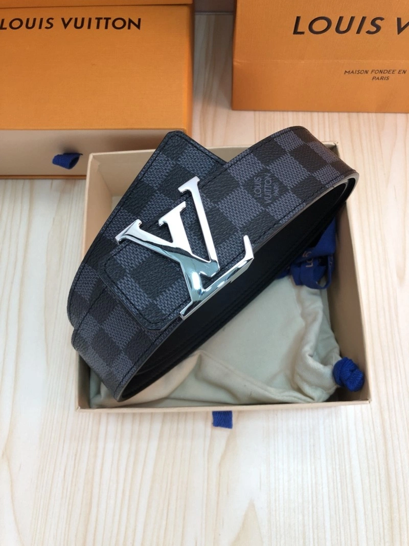 Accurate model Louis Vuitton Belts