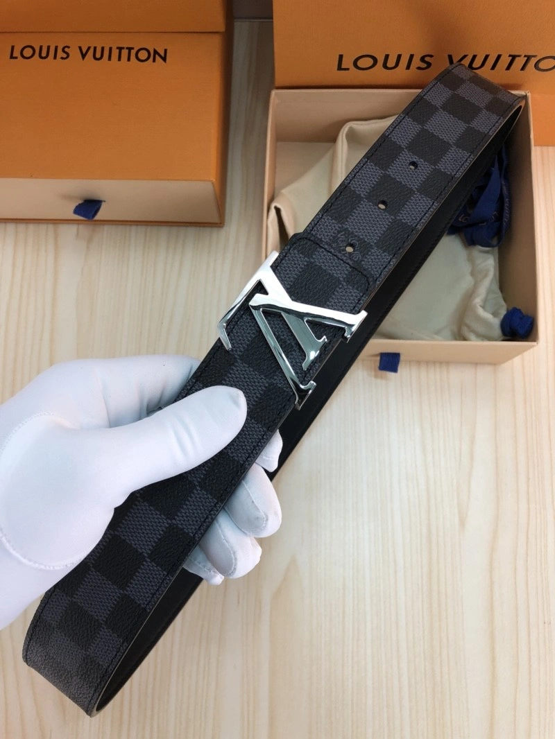 Accurate model Louis Vuitton Belts