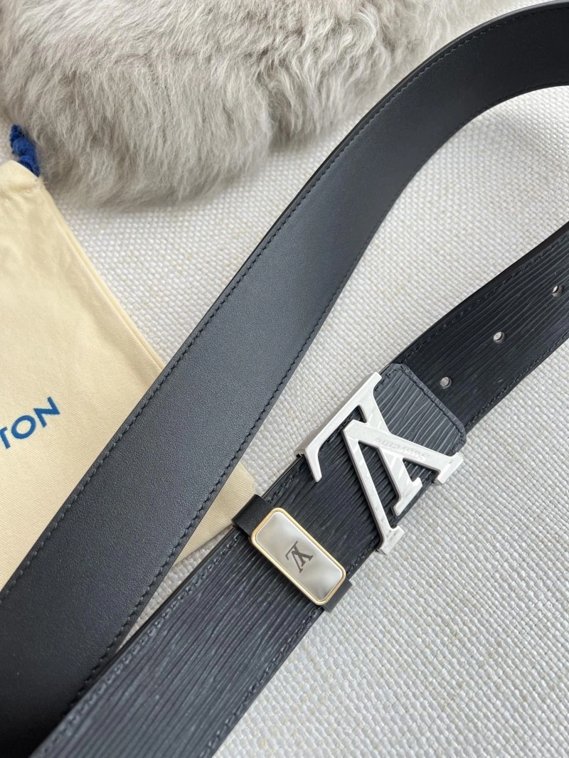 Top mirror Louis Vuitton Belts