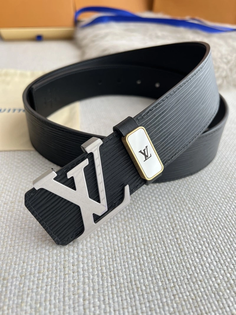 Top mirror Louis Vuitton Belts