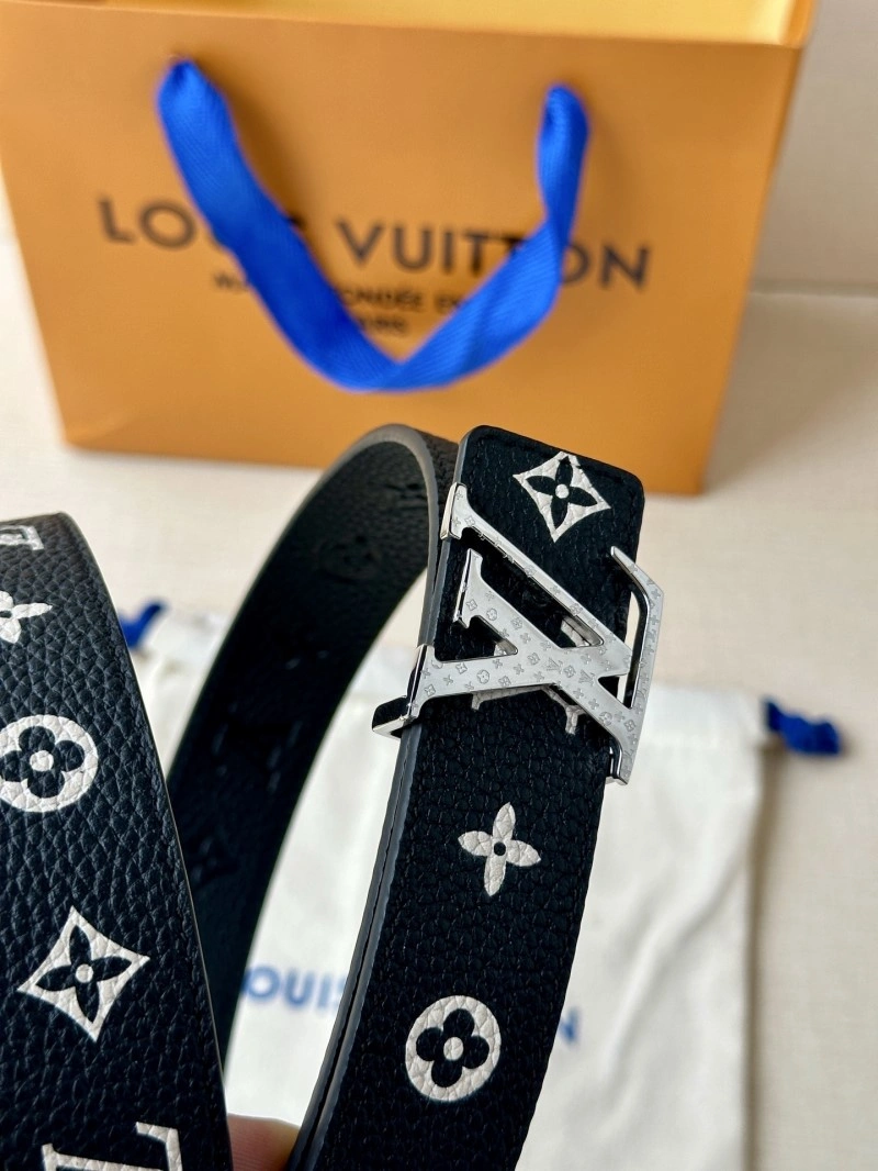 Accurate model Louis Vuitton Belts