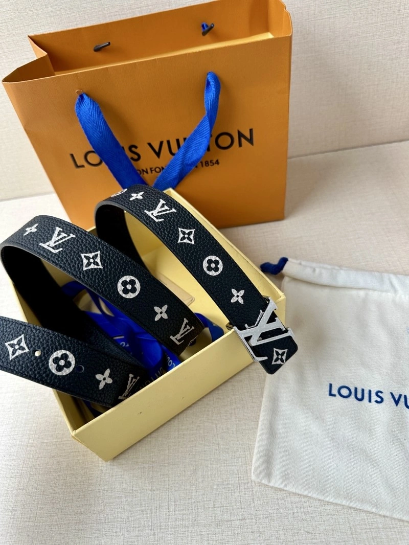 Accurate model Louis Vuitton Belts