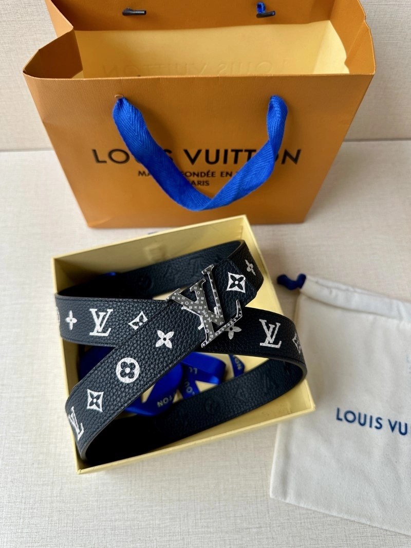 Accurate model Louis Vuitton Belts