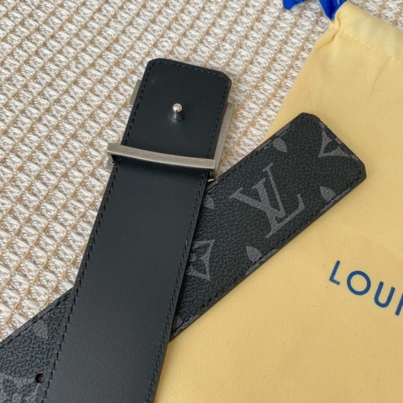 Top mirror Louis Vuitton Belts
