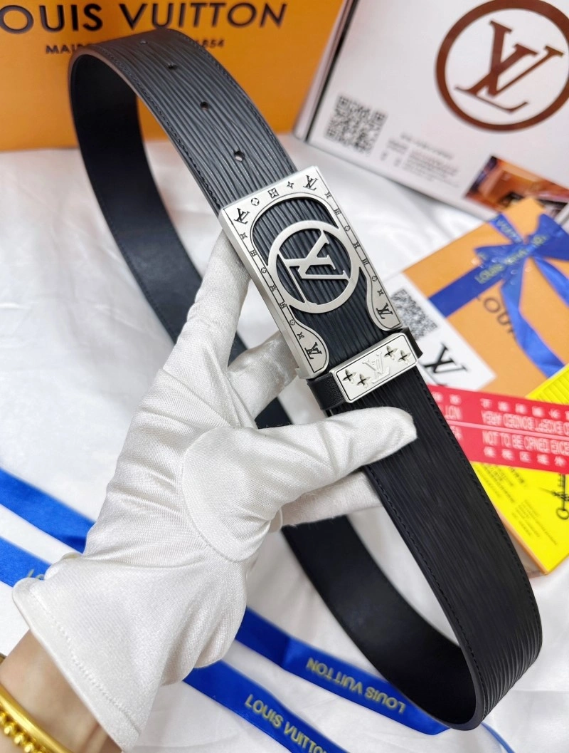 Accurate model Louis Vuitton Belts