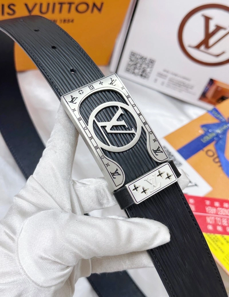 Accurate model Louis Vuitton Belts