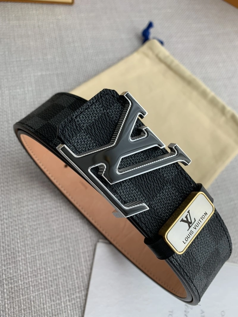 Accurate model Louis Vuitton Belts
