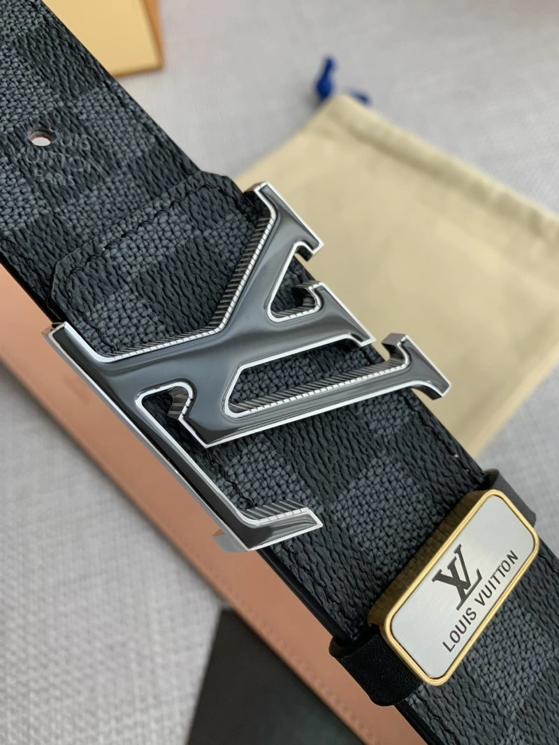 Accurate model Louis Vuitton Belts