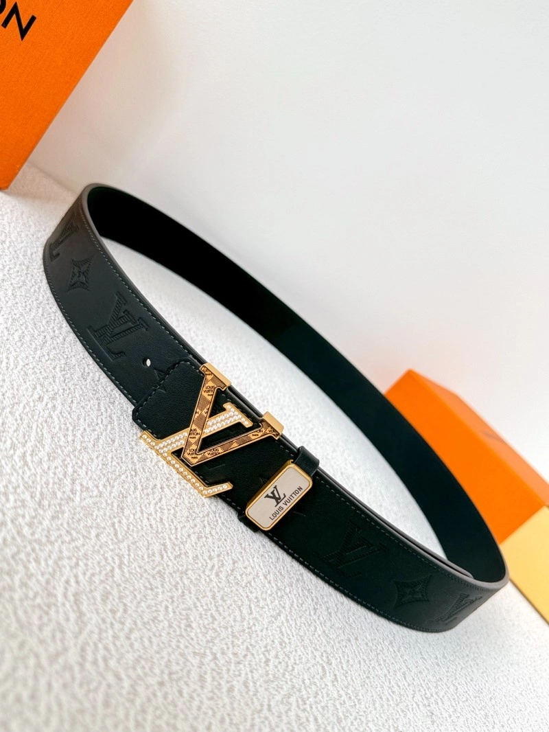 Top mirror Louis Vuitton Belts