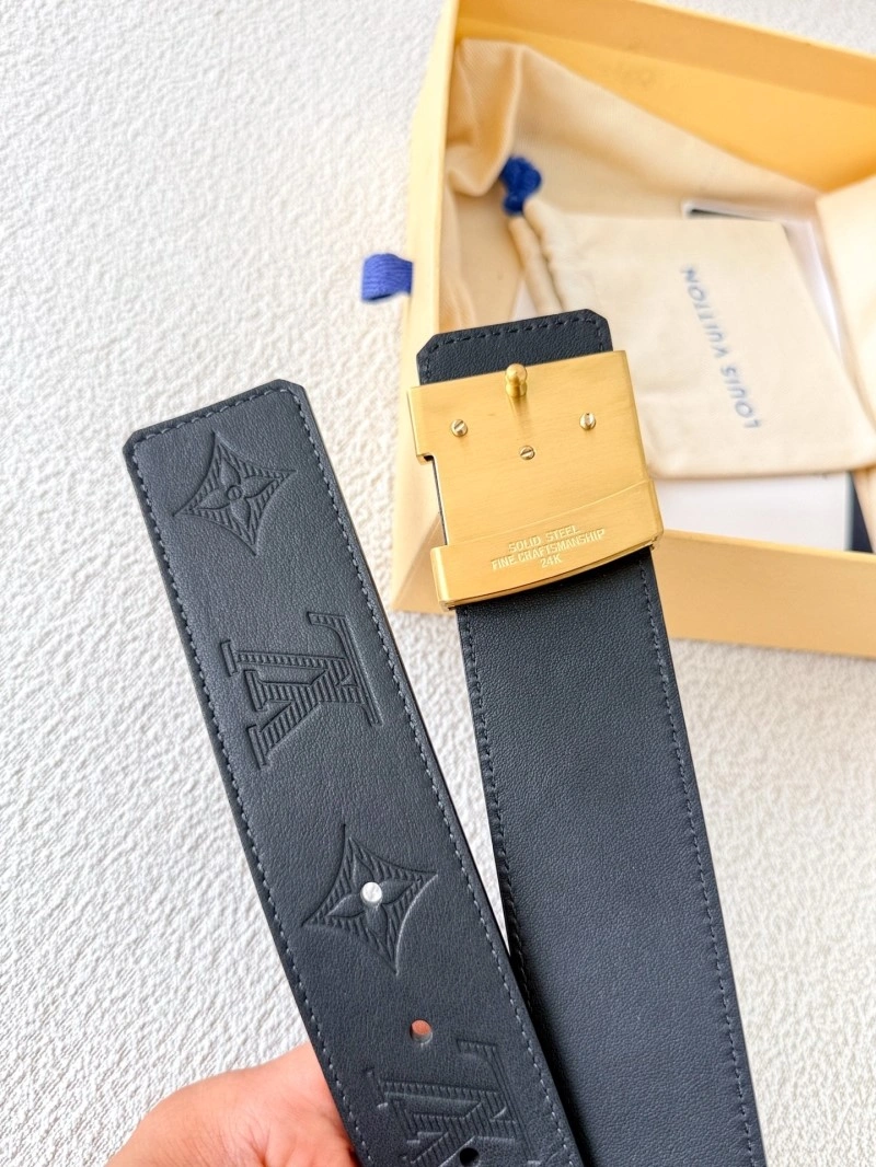 Top mirror Louis Vuitton Belts