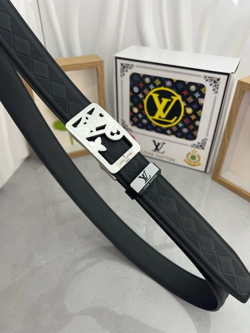Accurate model Louis Vuitton Belts