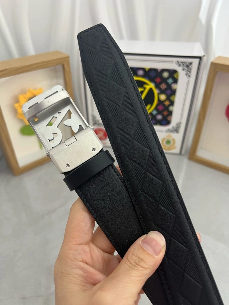 Accurate model Louis Vuitton Belts