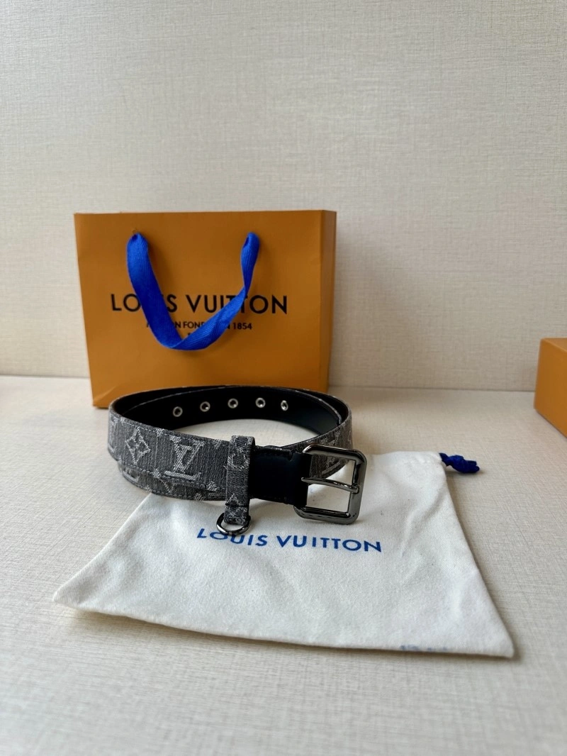 Accurate model Louis Vuitton Belts