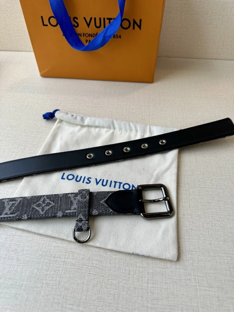 Accurate model Louis Vuitton Belts