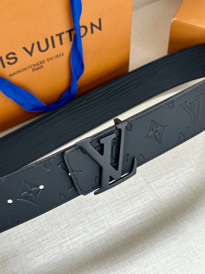 Accurate model Louis Vuitton Belts