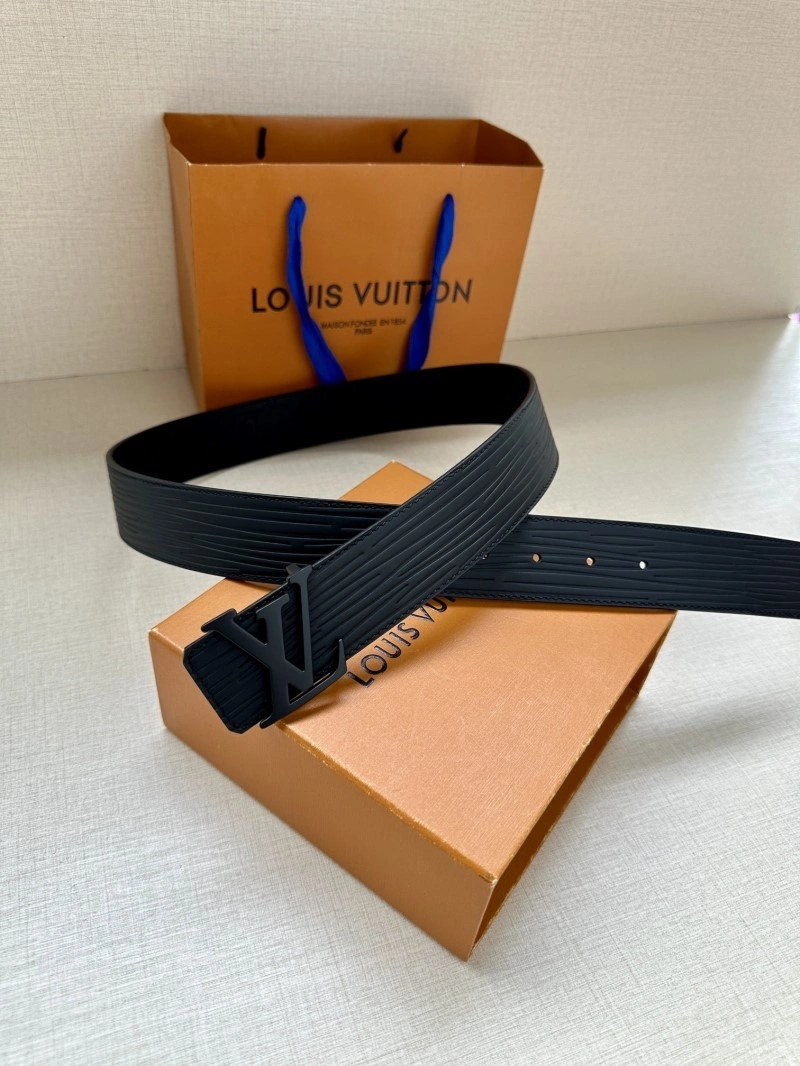 Accurate model Louis Vuitton Belts