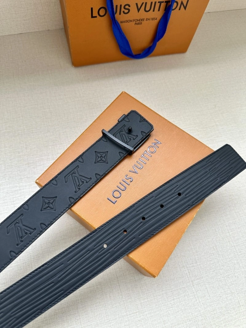 Accurate model Louis Vuitton Belts