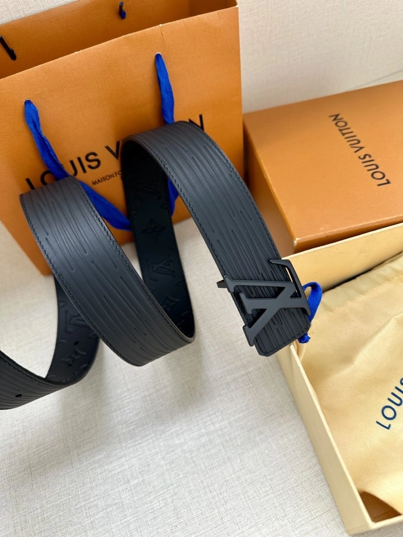 Accurate model Louis Vuitton Belts