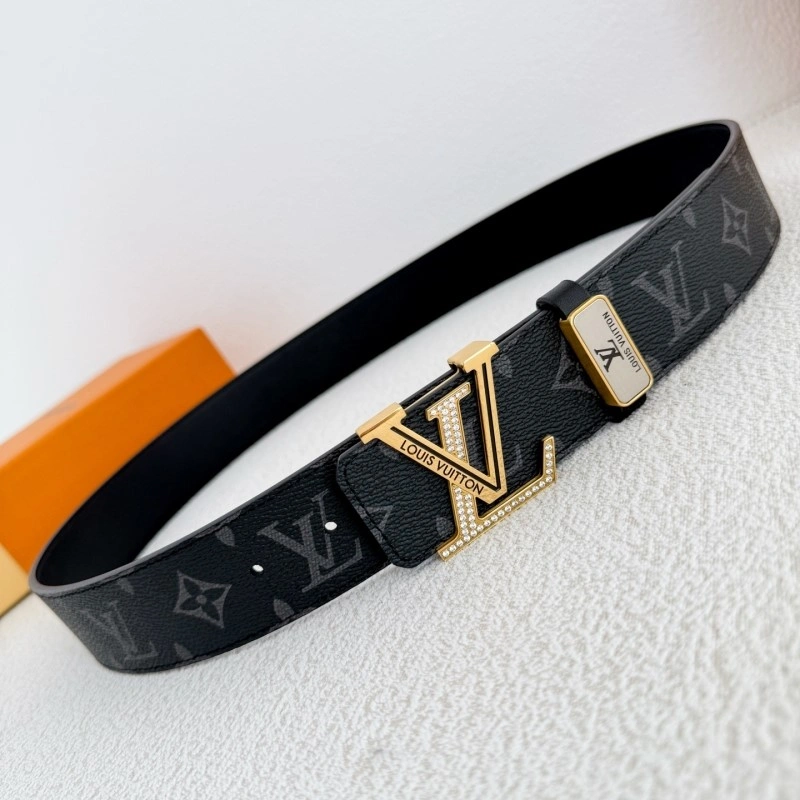 Top mirror Louis Vuitton Belts