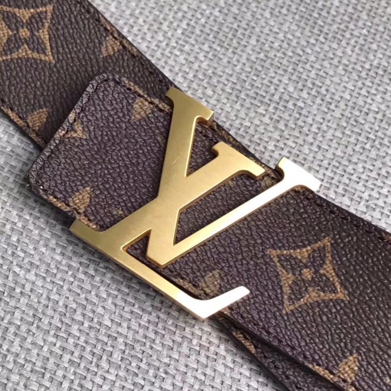 Low-cost Louis Vuitton Belts